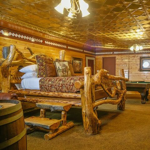 Jesse James Hideout ⋆ The Anniversary Inn