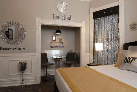 007-Themed Room ⋆ The Anniversary Inn