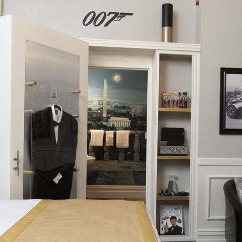 007-Themed Room ⋆ The Anniversary Inn